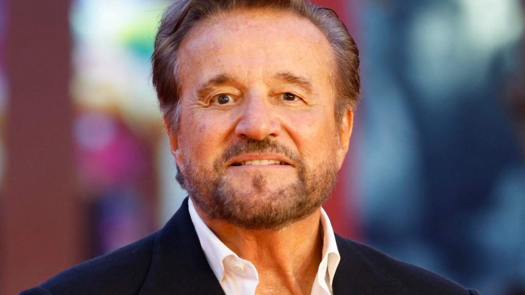 "Quanto mi dispiace lasciarvi...": Christian De Sica con un nodo alla ...